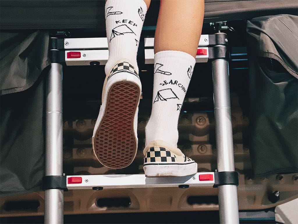 Limited Edition Keep Searching Socks / 43-46